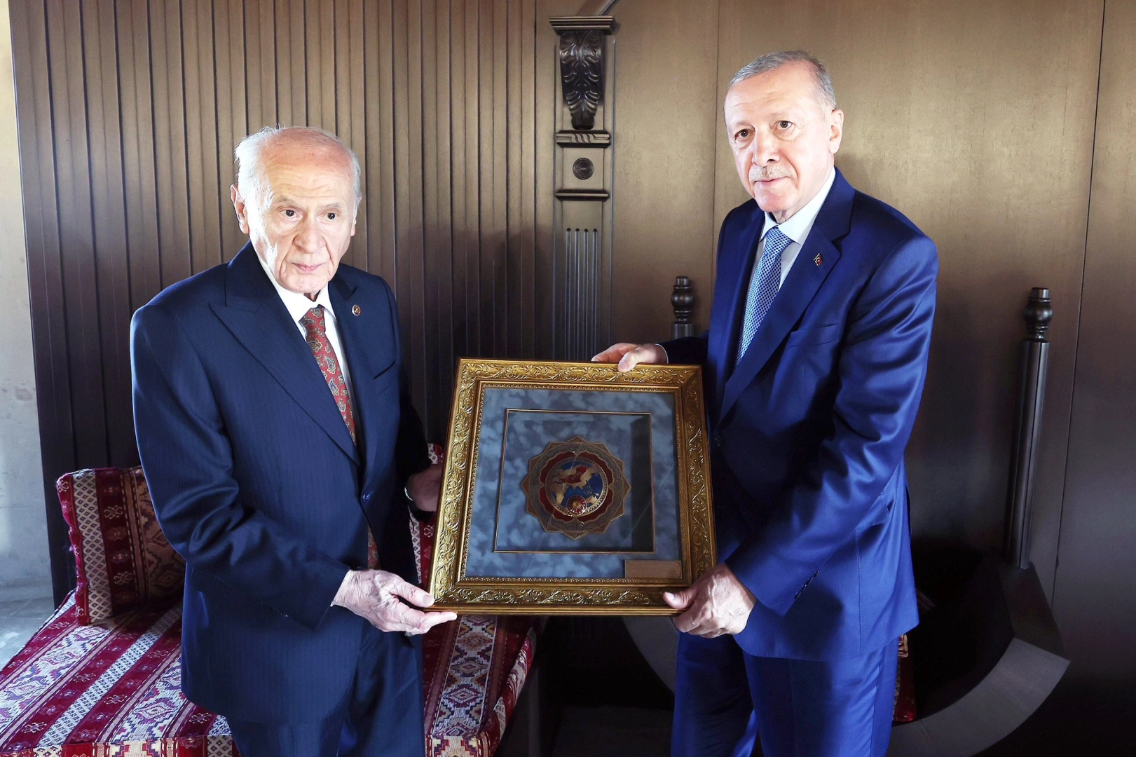 Erdoğan Bahçeli ile Ahlat'ta görüştü - 45 Haber Manisa Haber Portalı Erdoğan Bahçeli ile Ahlat'ta görüştü - 45 Haber Manisa Haber Portalı